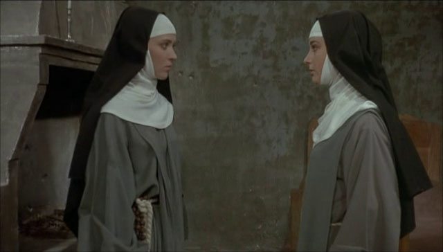 Dos monjas se enamoran y dejan los hábitos para casarse - Mirales